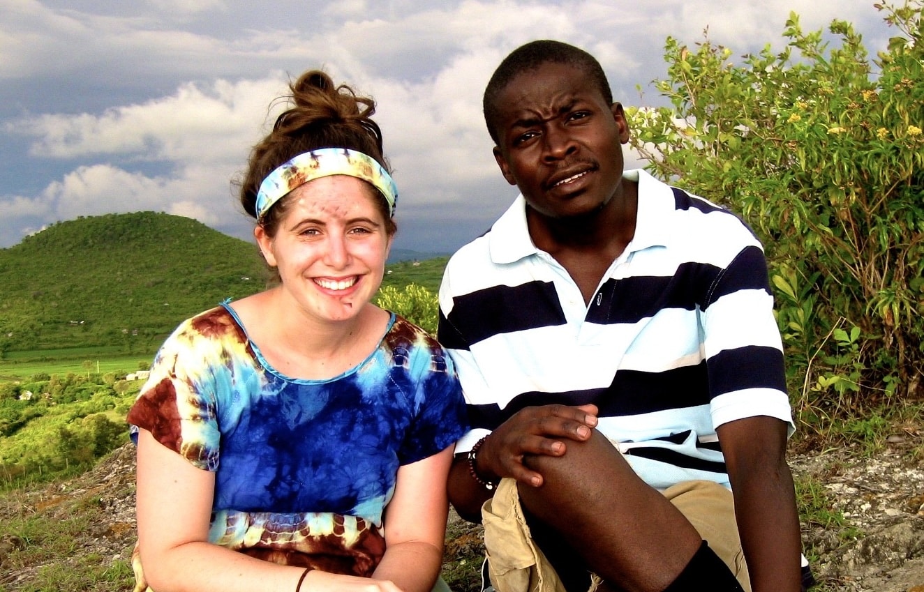 Nonprofit selling jewelry and crafts helps educate children in Africa’s ...