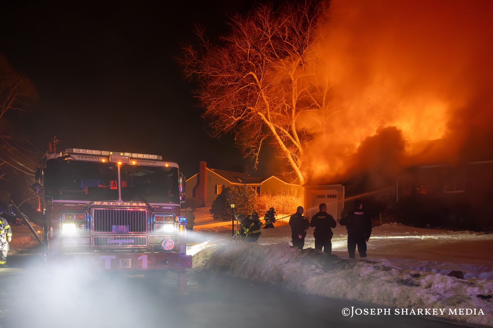 Two-alarm fire on Circle Drive early Sunday morning – Waltham Times